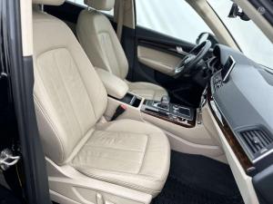 Black Audi Q5 2018 in Vilnius, with an engine capacity of 2.00 L and mileage of 55 thousand km for 22800 €, photo 12 on AUTOMOTO.COM.LV