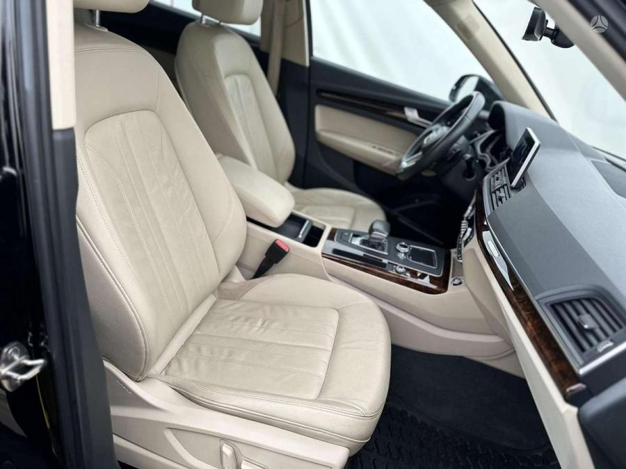 Black Audi Q5 2018 in Vilnius, with an engine capacity of 2.00 L and mileage of 55 thousand km for 22800 €, photo 12 on AUTOMOTO.COM.LV