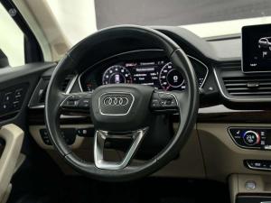 Black Audi Q5 2018 in Vilnius, with an engine capacity of 2.00 L and mileage of 55 thousand km for 22800 €, photo 15 on AUTOMOTO.COM.LV