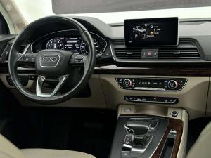 Black Audi Q5 2018 in Vilnius, with an engine capacity of 2.00 L and mileage of 55 thousand km for 22800 €, photo 16 on AUTOMOTO.COM.LV