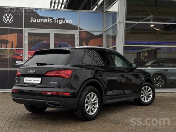 Black Audi Q5 2019 in Valmiera, with an engine capacity of 2.00 L and mileage of 181 thousand km for 26900 €, photo 6 on AUTOMOTO.COM.LV
