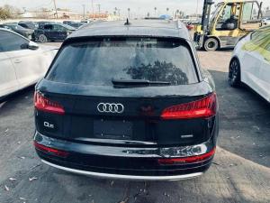 Black Audi Q5 2019 in Vilnius, with an engine capacity of 1.98 L and mileage of 105 thousand km for 12800 €, photo 11 on AUTOMOTO.COM.LV