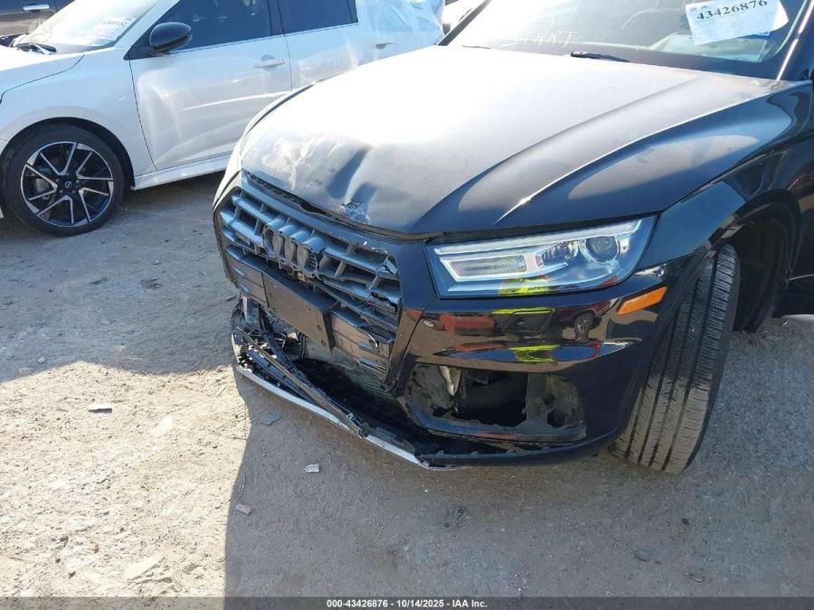 Black Audi Q5 2019 in Vilnius, with an engine capacity of 1.98 L and mileage of 163 thousand km for 11350 €, photo 9 on AUTOMOTO.COM.LV