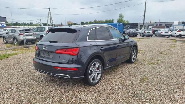 Black Audi Q5 2019 in Kaunas, with an engine capacity of 1.97 L and mileage of 196 thousand km for 24450 €, photo 5 on AUTOMOTO.COM.LV