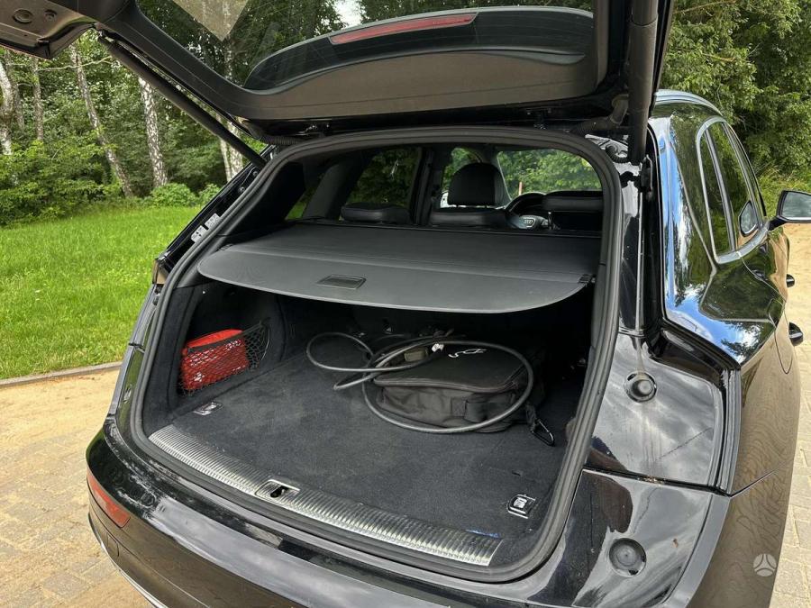Melns Audi Q5 2019 Kauņa, ar dzinēja tilpumu 1.98 L un nobraukumu 280 tūkst. km par 18550 €, foto 24 vietnē AUTOMOTO.COM.LV