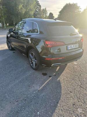 Black Audi Q5 2019 in Mazeikiai, with an engine capacity of 1.98 L and mileage of 140 thousand km for 22000 €, photo 3 on AUTOMOTO.COM.LV
