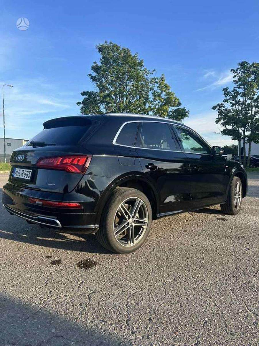 Black Audi Q5 2019 in Mazeikiai, with an engine capacity of 1.98 L and mileage of 140 thousand km for 22000 €, photo 4 on AUTOMOTO.COM.LV