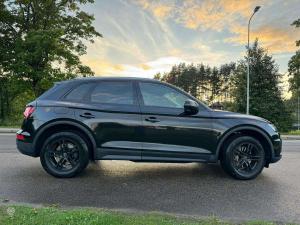 Black Audi Q5 2019 in Vilnius, with an engine capacity of 1.97 L and mileage of 124 thousand km for 23350 €, photo 4 on AUTOMOTO.COM.LV