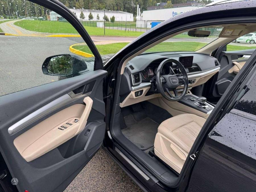 Black Audi Q5 2019 in Vilnius, with an engine capacity of 1.97 L and mileage of 124 thousand km for 23350 €, photo 5 on AUTOMOTO.COM.LV
