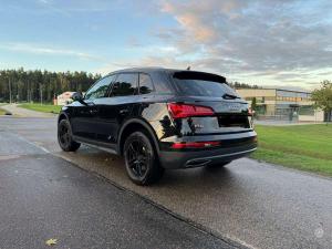 Black Audi Q5 2019 in Vilnius, with an engine capacity of 1.97 L and mileage of 124 thousand km for 23350 €, photo 7 on AUTOMOTO.COM.LV