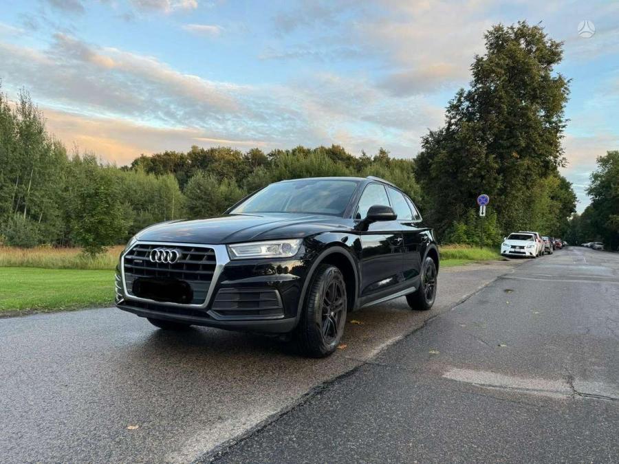Black Audi Q5 2019 in Vilnius, with an engine capacity of 1.97 L and mileage of 124 thousand km for 23350 €, photo 9 on AUTOMOTO.COM.LV