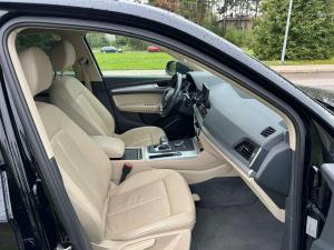 Black Audi Q5 2019 in Vilnius, with an engine capacity of 1.97 L and mileage of 124 thousand km for 23350 €, photo 12 on AUTOMOTO.COM.LV