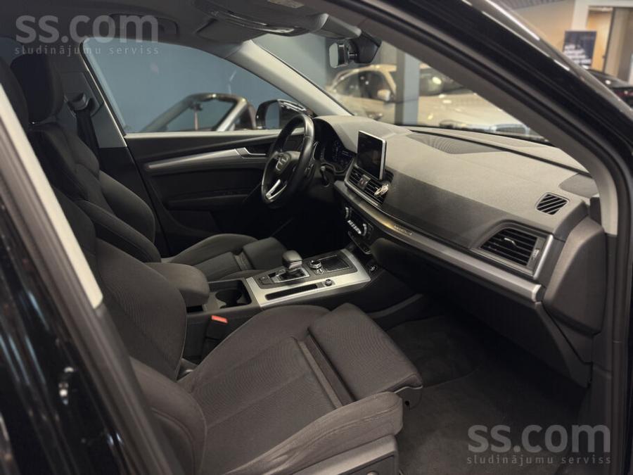 Black Audi Q5 2020 in Riga, with an engine capacity of 0.00 L and mileage of 70 thousand km for 27100 €, photo 11 on AUTOMOTO.COM.LV