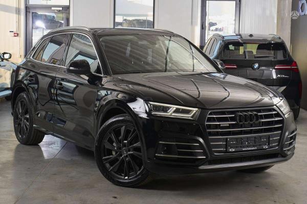 Black Audi Q5 2020 in Kaunas, with an engine capacity of 0.00 L and mileage of 56 thousand km for 28450 €, photo 1 on AUTOMOTO.COM.LV