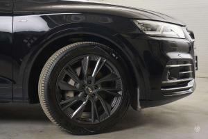 Black Audi Q5 2020 in Kaunas, with an engine capacity of 0.00 L and mileage of 56 thousand km for 28450 €, photo 4 on AUTOMOTO.COM.LV