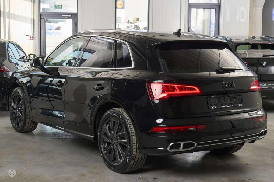 Black Audi Q5 2020 in Kaunas, with an engine capacity of 0.00 L and mileage of 56 thousand km for 28450 €, photo 6 on AUTOMOTO.COM.LV
