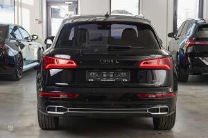Black Audi Q5 2020 in Kaunas, with an engine capacity of 0.00 L and mileage of 56 thousand km for 28450 €, photo 7 on AUTOMOTO.COM.LV