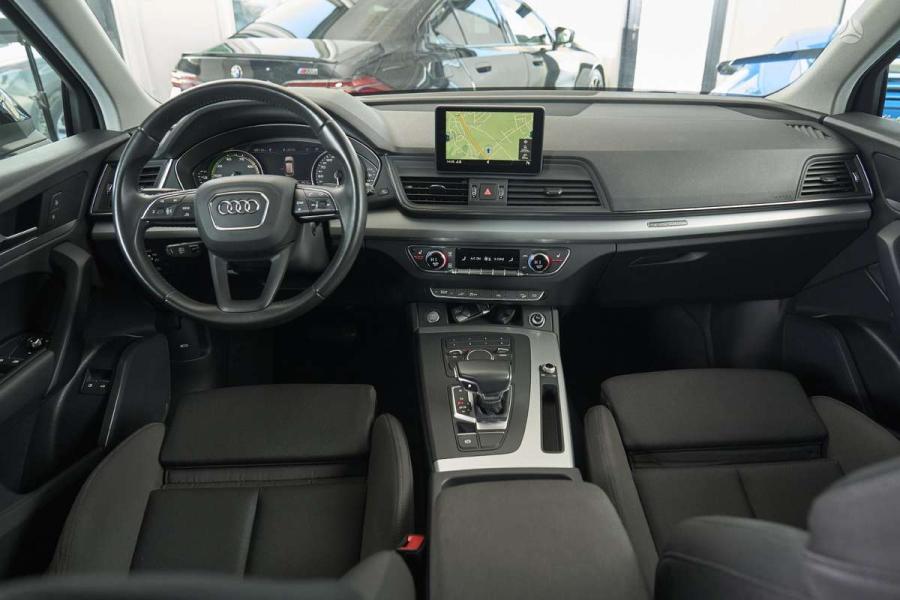 Black Audi Q5 2020 in Kaunas, with an engine capacity of 0.00 L and mileage of 56 thousand km for 28450 €, photo 11 on AUTOMOTO.COM.LV