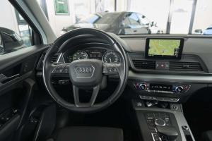 Black Audi Q5 2020 in Kaunas, with an engine capacity of 0.00 L and mileage of 56 thousand km for 28450 €, photo 12 on AUTOMOTO.COM.LV