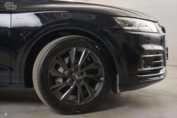 Black Audi Q5 2020 in Marijampole, with an engine capacity of 0.00 L and mileage of 56 thousand km for 28450 €, photo 4 on AUTOMOTO.COM.LV
