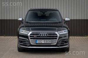Black Audi Q5 2020 in Tukums, with an engine capacity of 3.00 L and mileage of 226 thousand km for 29500 €, photo 2 on AUTOMOTO.COM.LV