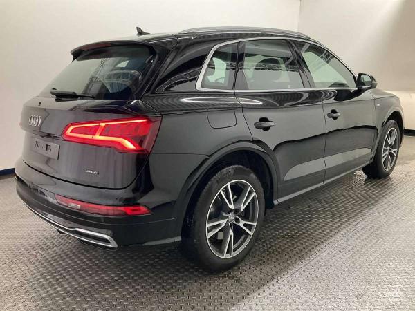 Black Audi Q5 2020 in Vilnius, with an engine capacity of 1.98 L and mileage of 139 thousand km for 26989 €, photo 5 on AUTOMOTO.COM.LV