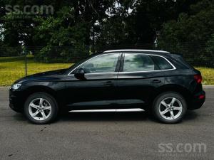 Black Audi Q5 2020 in Cesis, with an engine capacity of 2.00 L and mileage of 215 thousand km for 24900 €, photo 4 on AUTOMOTO.COM.LV