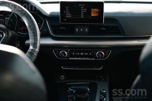 Black Audi Q5 2020 in Cesis, with an engine capacity of 2.00 L and mileage of 215 thousand km for 24900 €, photo 12 on AUTOMOTO.COM.LV