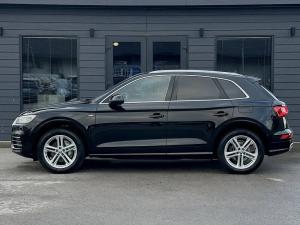 Black Audi Q5 2020 in Jelgava, with an engine capacity of 2.00 L and mileage of 170 thousand km for 24900 €, photo 6 on AUTOMOTO.COM.LV