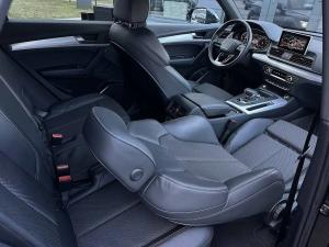 Black Audi Q5 2020 in Jelgava, with an engine capacity of 2.00 L and mileage of 170 thousand km for 24900 €, photo 9 on AUTOMOTO.COM.LV