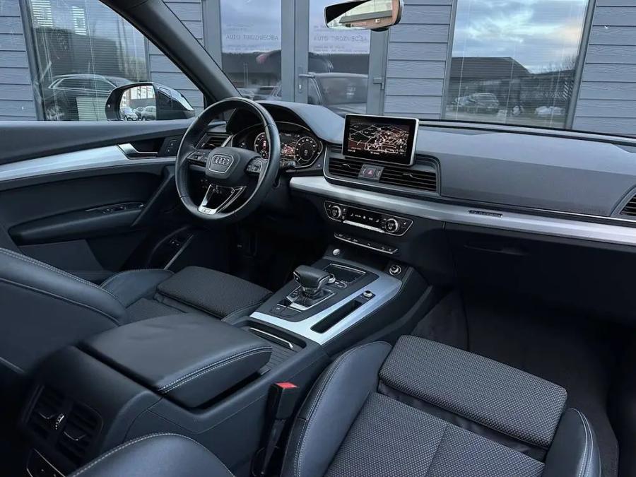 Black Audi Q5 2020 in Jelgava, with an engine capacity of 2.00 L and mileage of 170 thousand km for 24900 €, photo 16 on AUTOMOTO.COM.LV