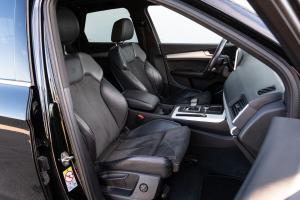 Melns Audi Q5 2020 Rīga, ar dzinēja tilpumu 2.00 L un nobraukumu 150 tūkst. km par 29500 €, foto 7 vietnē AUTOMOTO.COM.LV