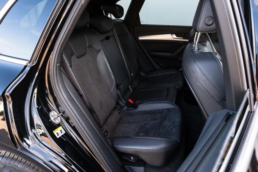 Melns Audi Q5 2020 Rīga, ar dzinēja tilpumu 2.00 L un nobraukumu 150 tūkst. km par 29500 €, foto 8 vietnē AUTOMOTO.COM.LV