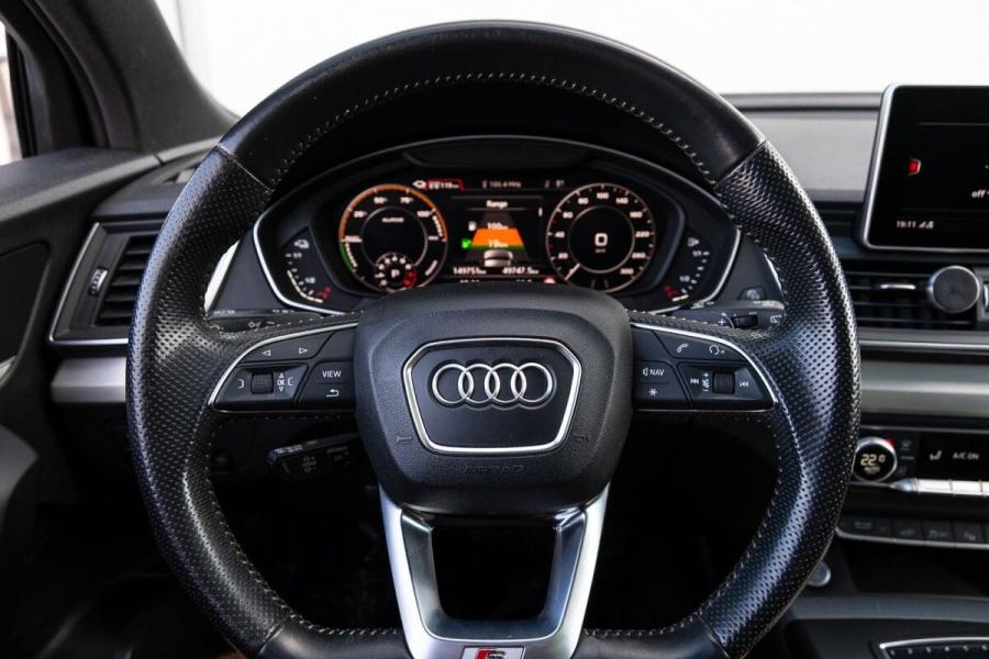 Melns Audi Q5 2020 Rīga, ar dzinēja tilpumu 2.00 L un nobraukumu 150 tūkst. km par 29500 €, foto 19 vietnē AUTOMOTO.COM.LV