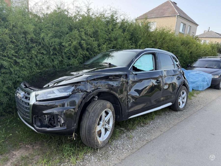 Melns Audi Q5 2020 Šauļi, ar dzinēja tilpumu 1.97 L un nobraukumu 197 tūkst. km par 4600 €, foto 1 vietnē AUTOMOTO.COM.LV