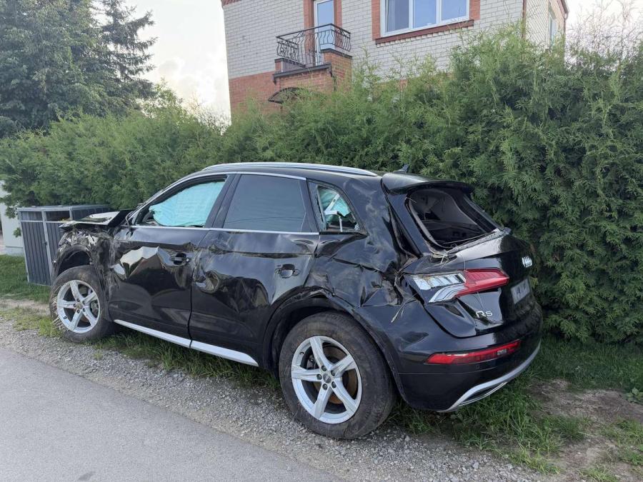 Melns Audi Q5 2020 Šauļi, ar dzinēja tilpumu 1.97 L un nobraukumu 197 tūkst. km par 4600 €, foto 3 vietnē AUTOMOTO.COM.LV