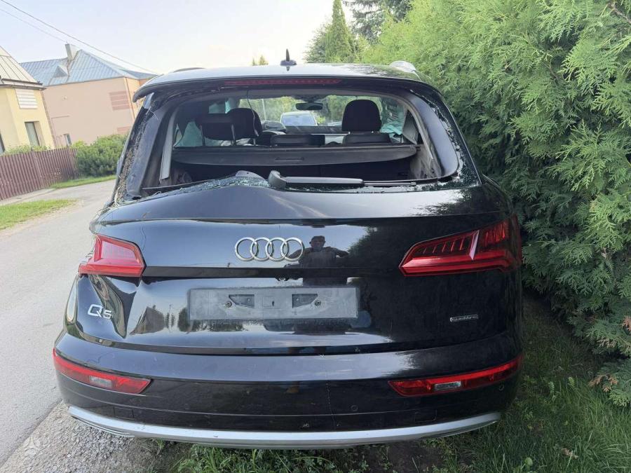 Melns Audi Q5 2020 Šauļi, ar dzinēja tilpumu 1.97 L un nobraukumu 197 tūkst. km par 4600 €, foto 5 vietnē AUTOMOTO.COM.LV