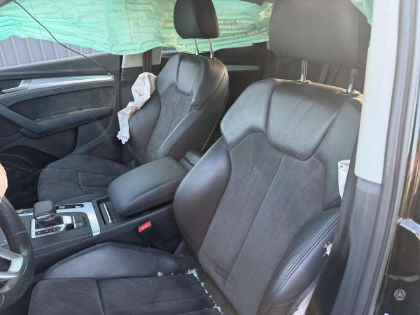 Black Audi Q5 2020 in Siauliai, with an engine capacity of 1.97 L and mileage of 191 thousand km for 4000 €, photo 10 on AUTOMOTO.COM.LV
