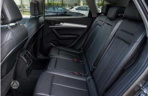 Black Audi Q5 2020 in Kaunas, with an engine capacity of 1.98 L and mileage of 130 thousand km for 21000 €, photo 5 on AUTOMOTO.COM.LV