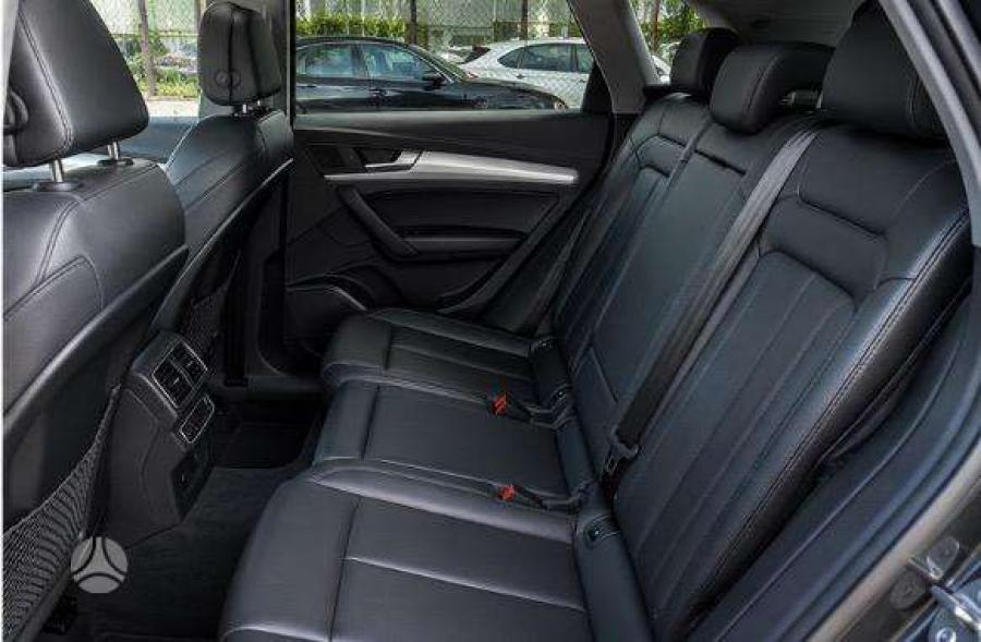 Black Audi Q5 2020 in Kaunas, with an engine capacity of 1.98 L and mileage of 130 thousand km for 21000 €, photo 5 on AUTOMOTO.COM.LV