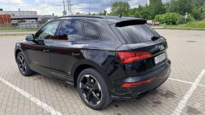 Black Audi Q5 2020 in Vilnius, with an engine capacity of 1.98 L and mileage of 217 thousand km for 22500 €, photo 8 on AUTOMOTO.COM.LV