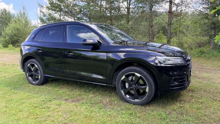 Black Audi Q5 2020 in Vilnius, with an engine capacity of 1.98 L and mileage of 217 thousand km for 22500 €, photo 12 on AUTOMOTO.COM.LV