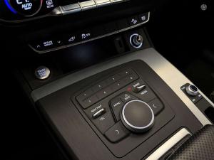 Черный Ауди Ку 5 2020 в Каунас, объемом двигателя 1.98 л и пробегом 173 тыс. км за 23490 €, фото 22 на AUTOMOTO.COM.LV