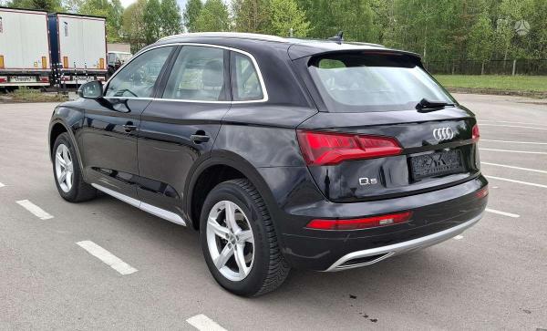 Black Audi Q5 2020 in Panevezys, with an engine capacity of 1.97 L and mileage of 185 thousand km for 18750 €, photo 5 on AUTOMOTO.COM.LV