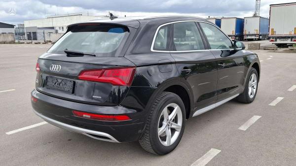 Black Audi Q5 2020 in Panevezys, with an engine capacity of 1.97 L and mileage of 185 thousand km for 18750 €, photo 7 on AUTOMOTO.COM.LV