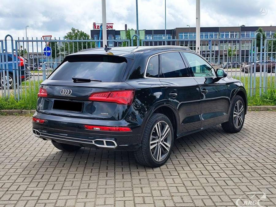 Melns Audi Q5 2020 Klaipėda, ar dzinēja tilpumu 1.98 L un nobraukumu 71 tūkst. km par 24900 €, foto 4 vietnē AUTOMOTO.COM.LV