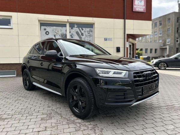 Black Audi Q5 2020 in Kretinga, with an engine capacity of 2.00 L and mileage of 101 thousand km for 21200 €, photo 1 on AUTOMOTO.COM.LV