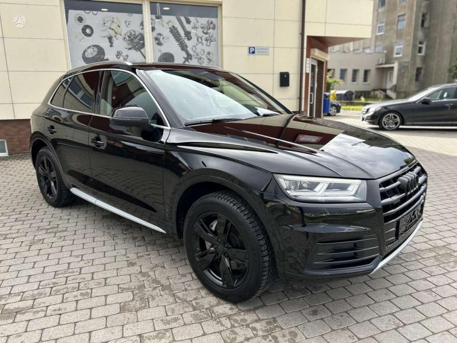 Black Audi Q5 2020 in Kretinga, with an engine capacity of 2.00 L and mileage of 101 thousand km for 21200 €, photo 3 on AUTOMOTO.COM.LV