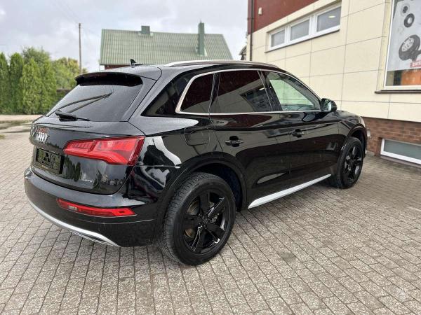 Black Audi Q5 2020 in Kretinga, with an engine capacity of 2.00 L and mileage of 101 thousand km for 21200 €, photo 10 on AUTOMOTO.COM.LV