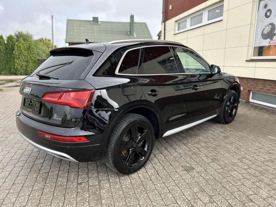 Black Audi Q5 2020 in Kretinga, with an engine capacity of 2.00 L and mileage of 101 thousand km for 21200 €, photo 10 on AUTOMOTO.COM.LV